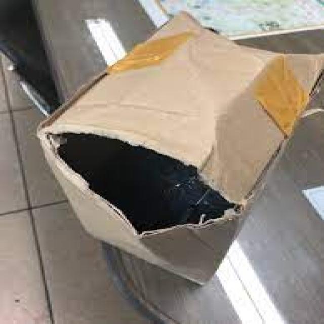 Detecting a damaged parcel Object Detection Model by ElifTechPoC