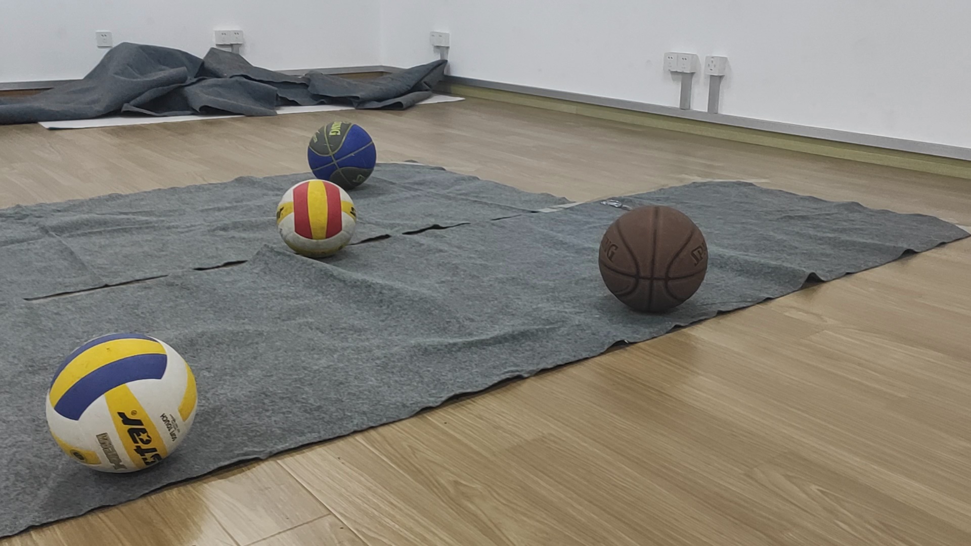 Basketball Detection Object Detection Dataset by basketballrobot