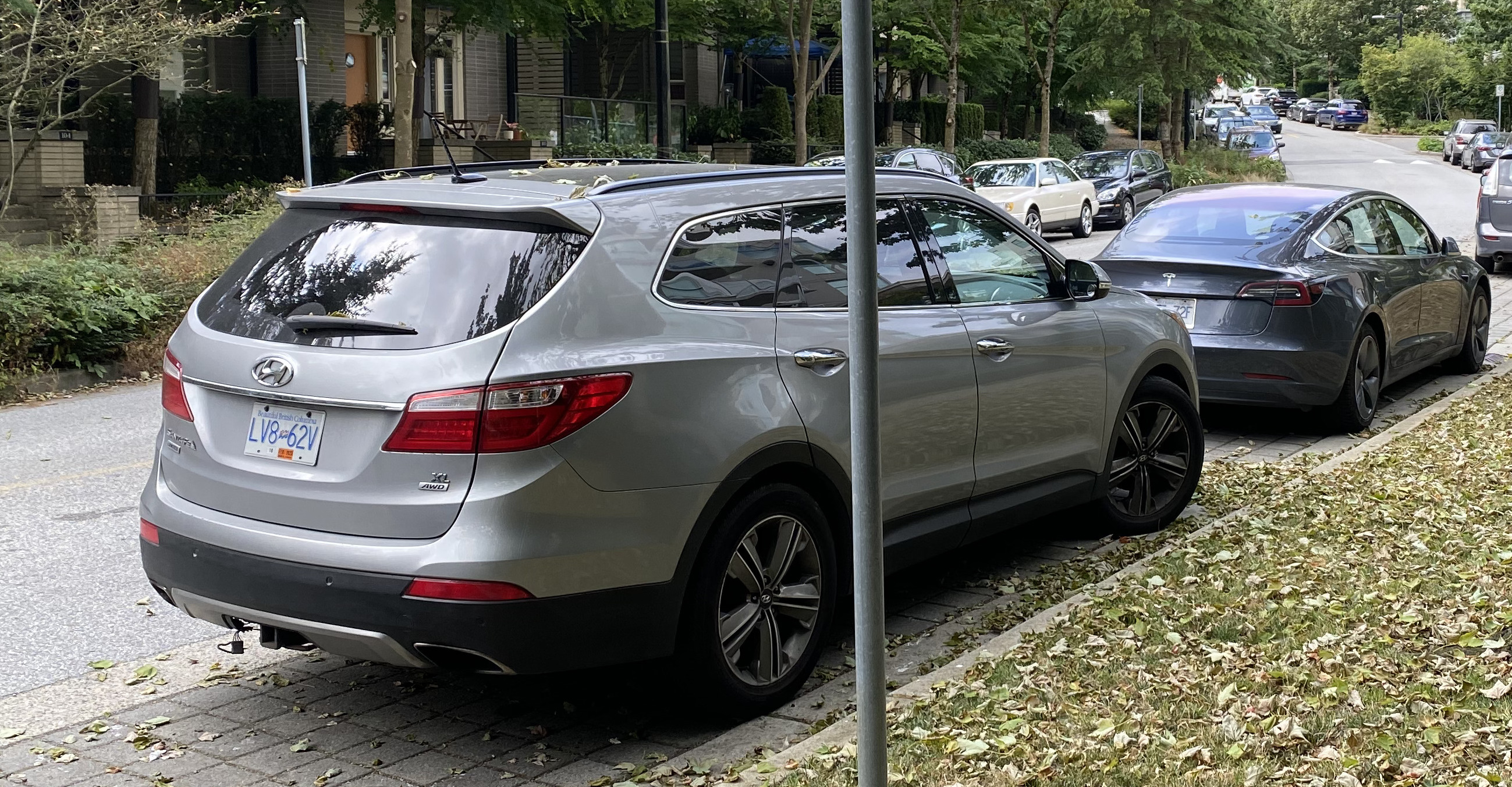 License Plate Detection Using Synthetic Data Object Detection Model By