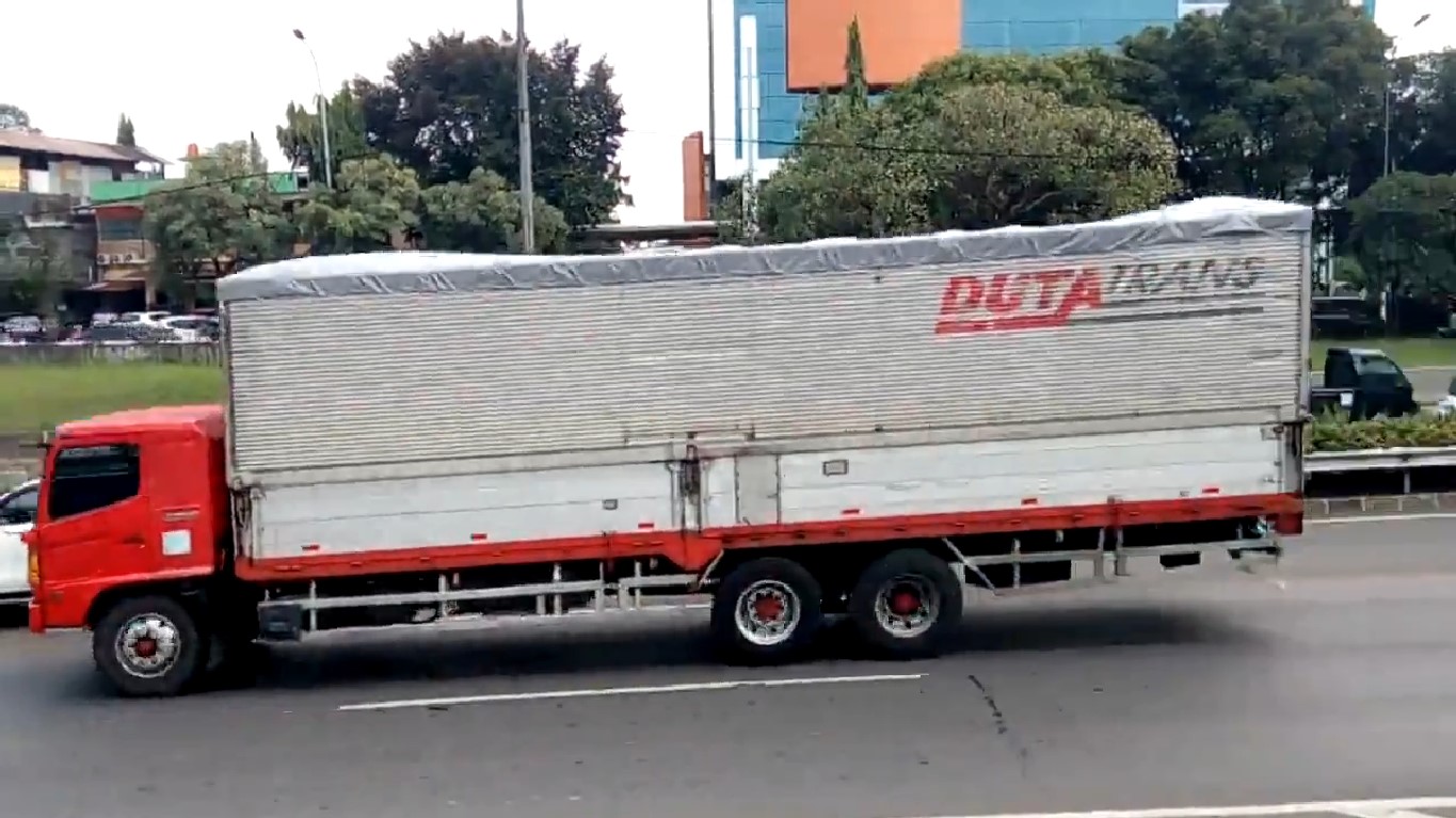 345 axles trucks Object Detection Model by ilmiaaulia