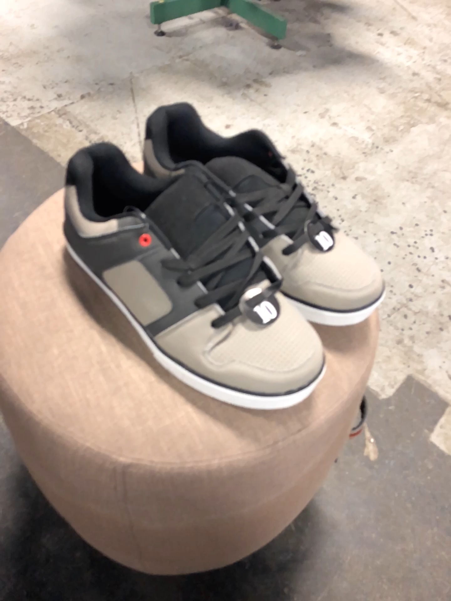 Shoe_video Semantic Segmentation Dataset by harish kumar