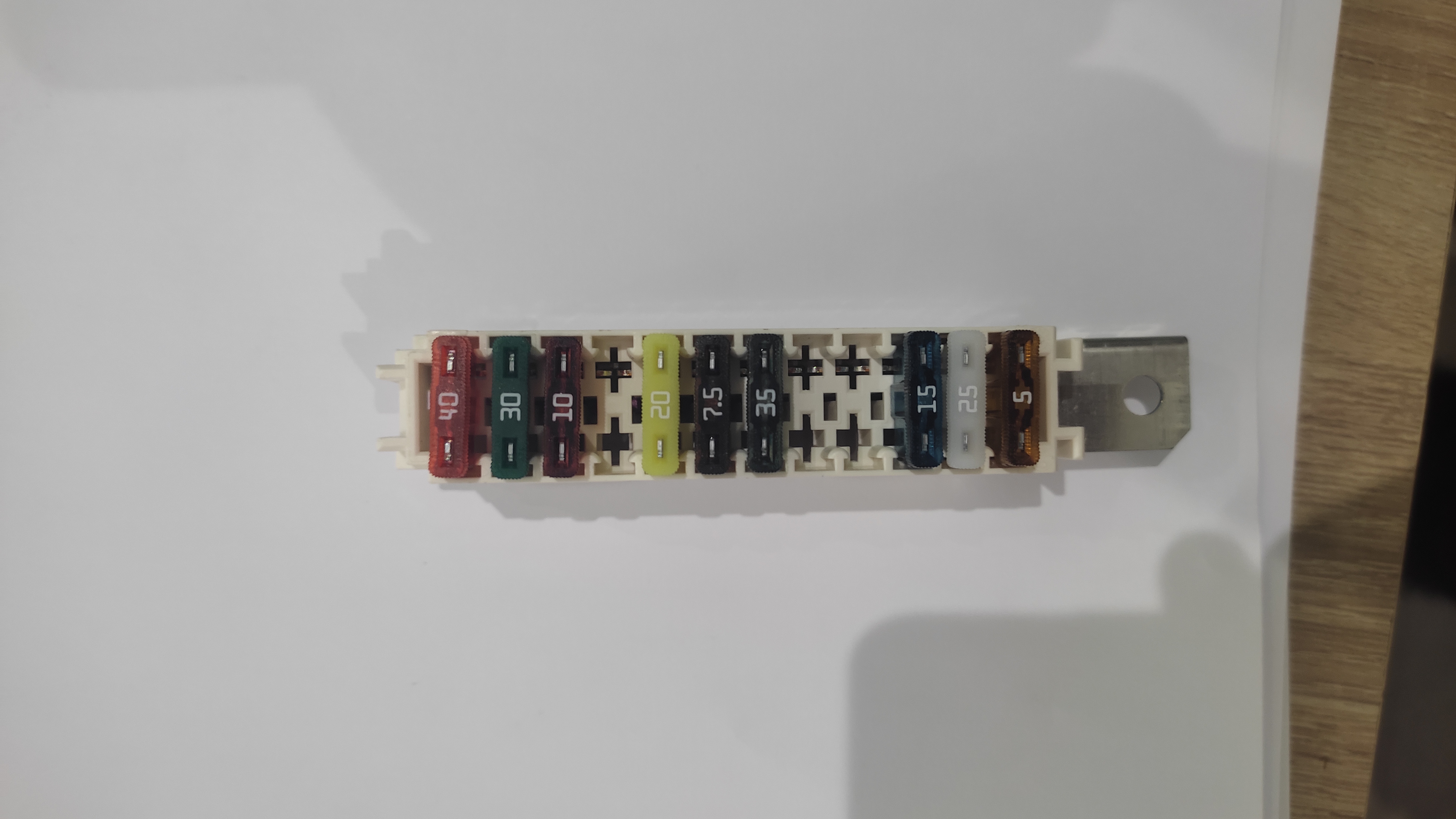 Fuses Testing Object Detection Model by fuses