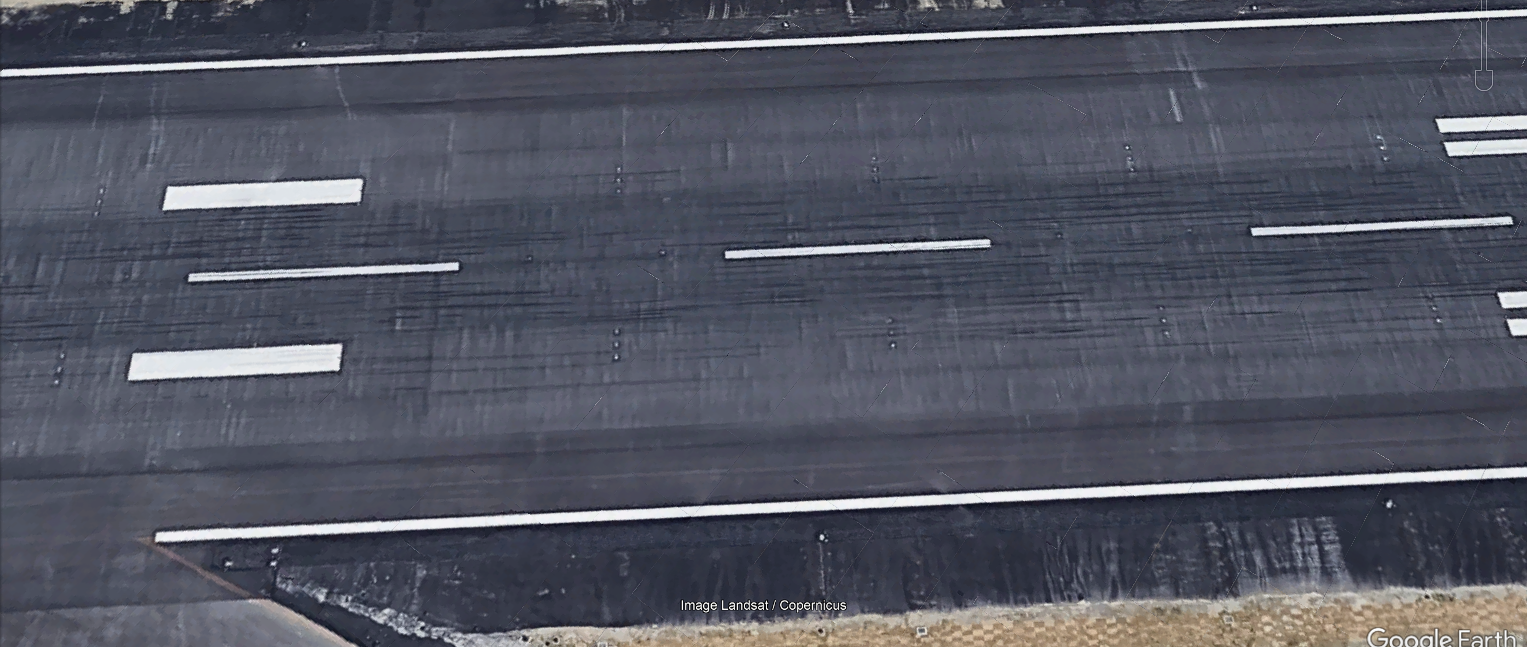 runway crack - Roboflow Universe