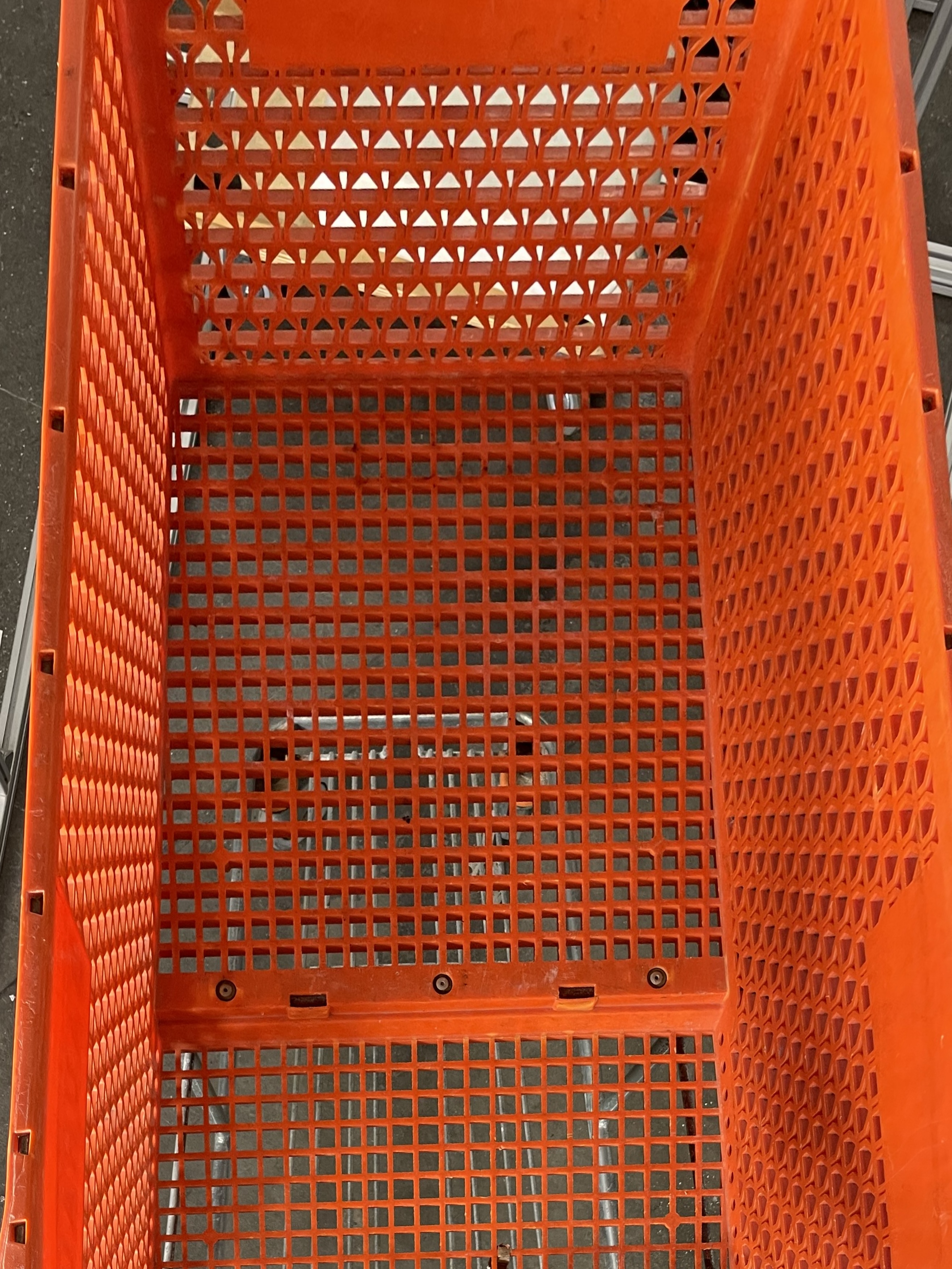 Trolley_Segmentation Instance Segmentation Dataset by Shopliftingdetection