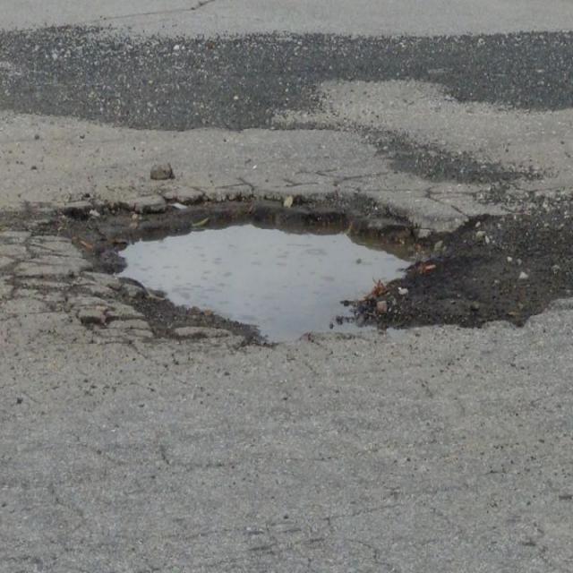 2024-04-14 Pothole Training Dataset Instance Segmentation Dataset (v1, 2024-04-14 7:43pm) by ...