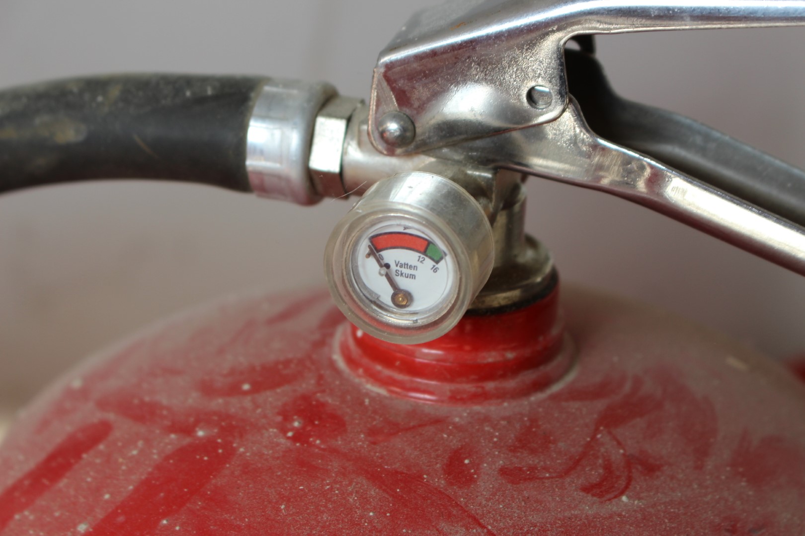 Fire-Extinguisher-Guage Object Detection Dataset and Pre-Trained Model by APAR Inspection