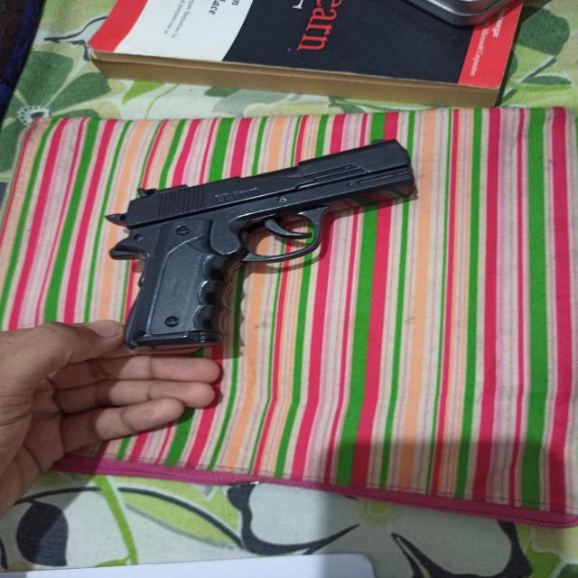 Weapons Object Detection Model by Assalim