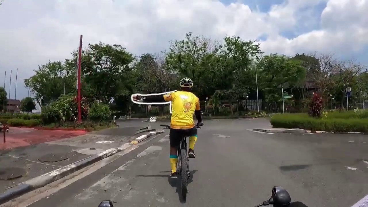 Cycling Hand Signals Detection Object Detection Model by Methods of Research