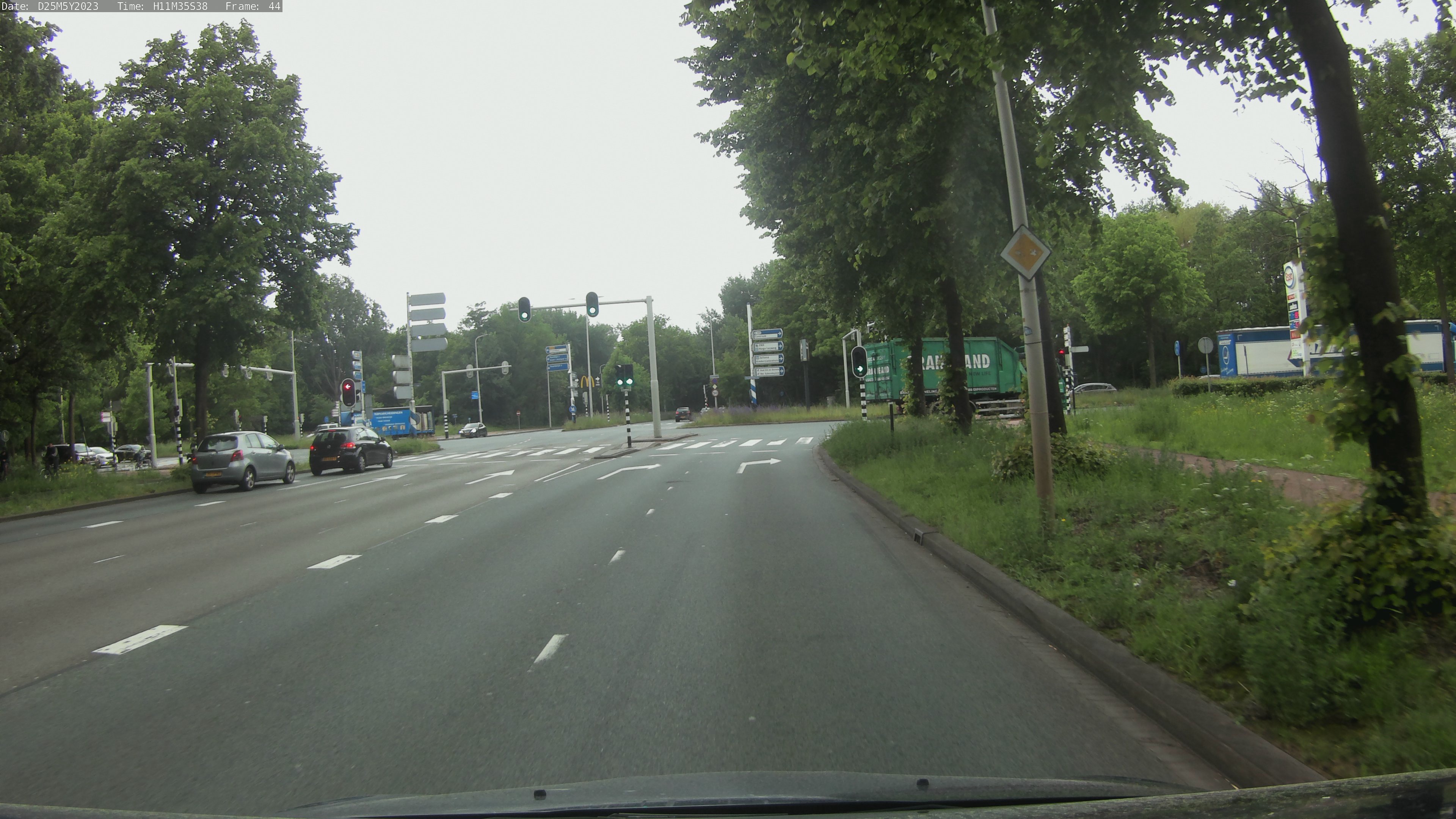 road surface damages Object Detection Dataset by William