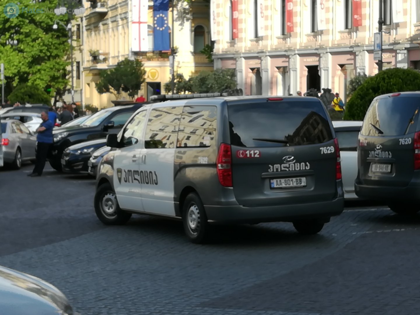 vehicle and license plates Instance Segmentation Dataset by v6 labs