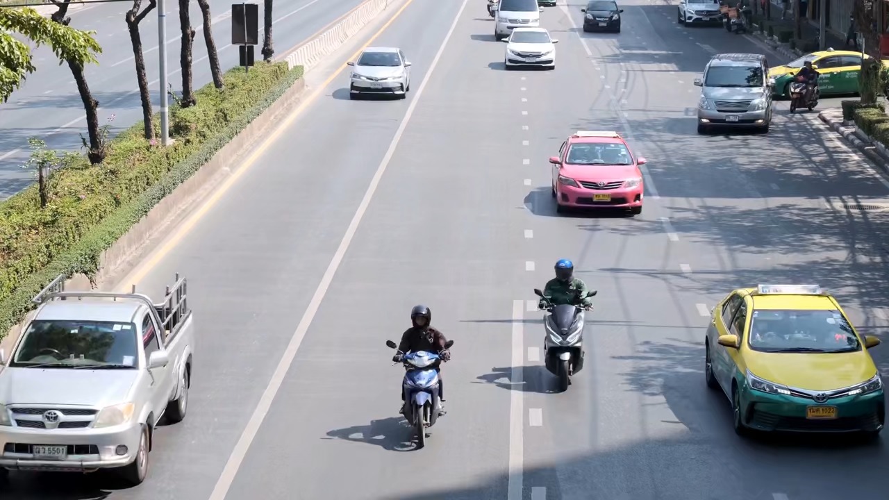 Helmet Detection Object Detection Dataset by Sahir Marwadi