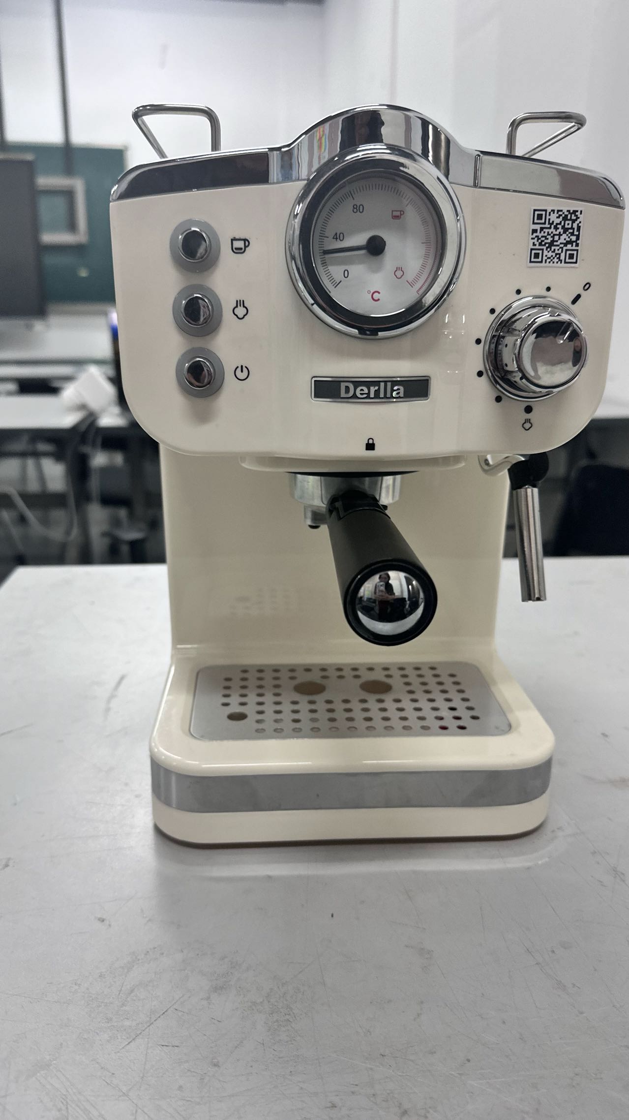 QR code (qr-code-o0eab) - Roboflow Universe