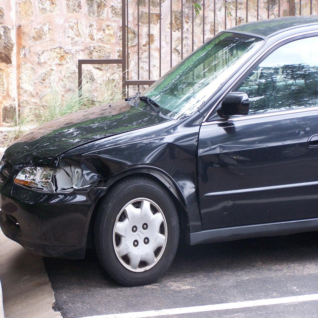 car-damage Object Detection Model by dineshh