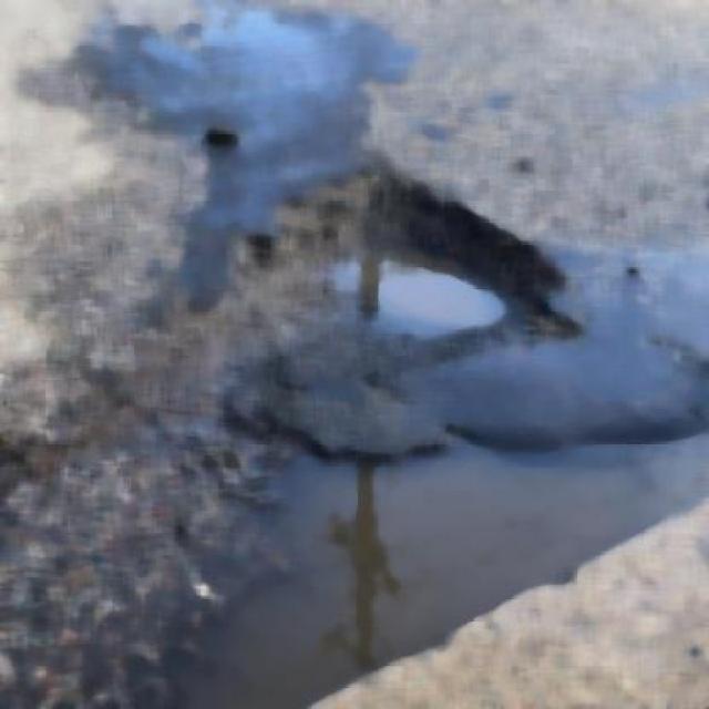 Pothole Detection (pothole-detection-akt9d) - Roboflow Universe