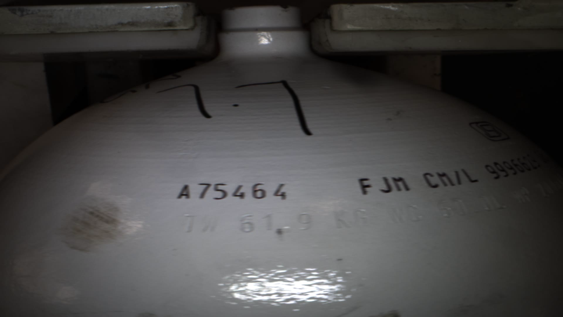 Gas_tank_engraving Instance Segmentation Dataset by ThirdEye Ai