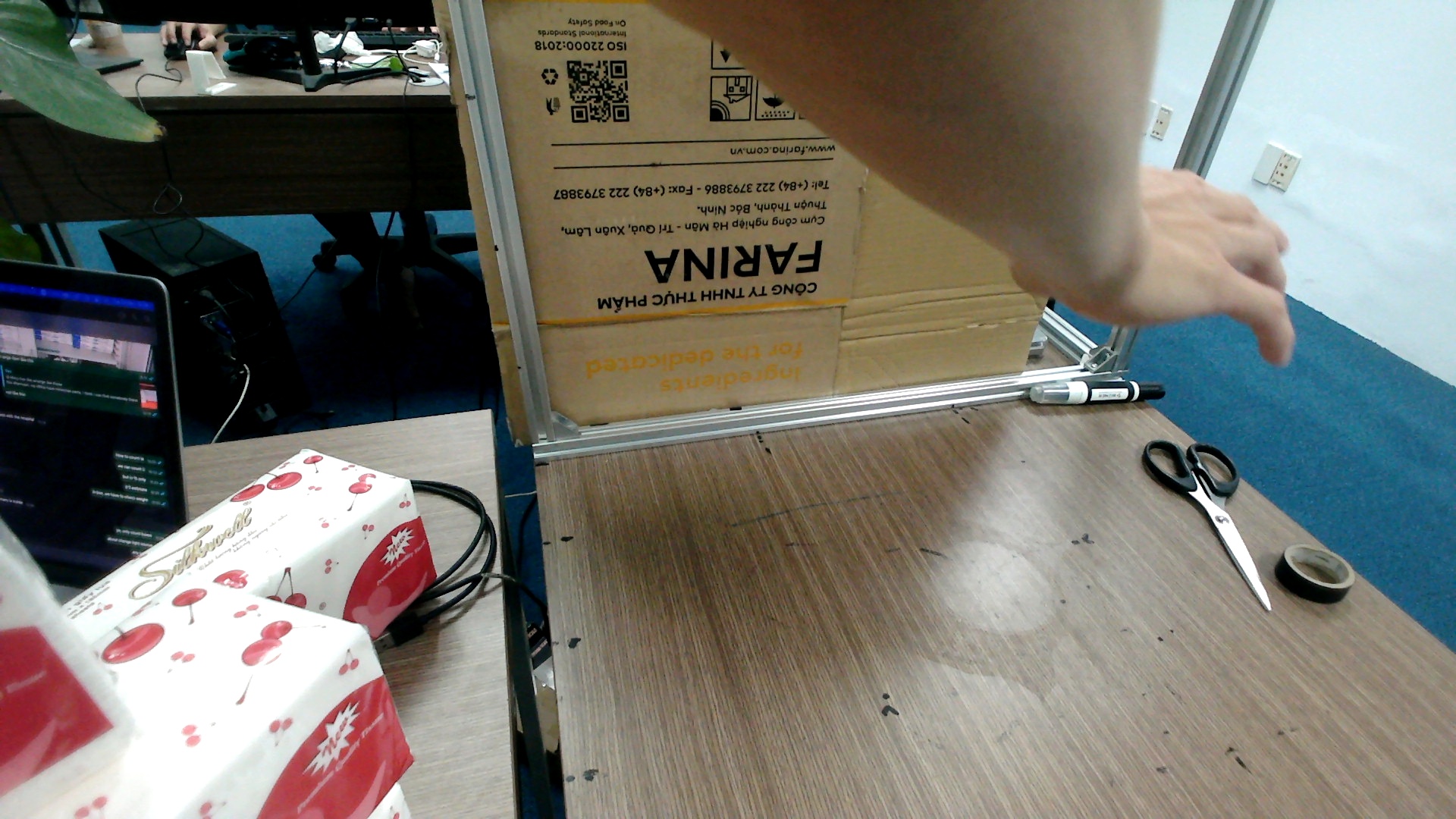 hand and tissue Object Detection Dataset by biologictechnik