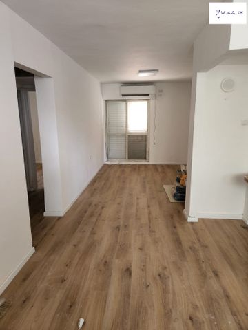 floor types Classification Dataset and Pre-Trained Model by Adir Hilali