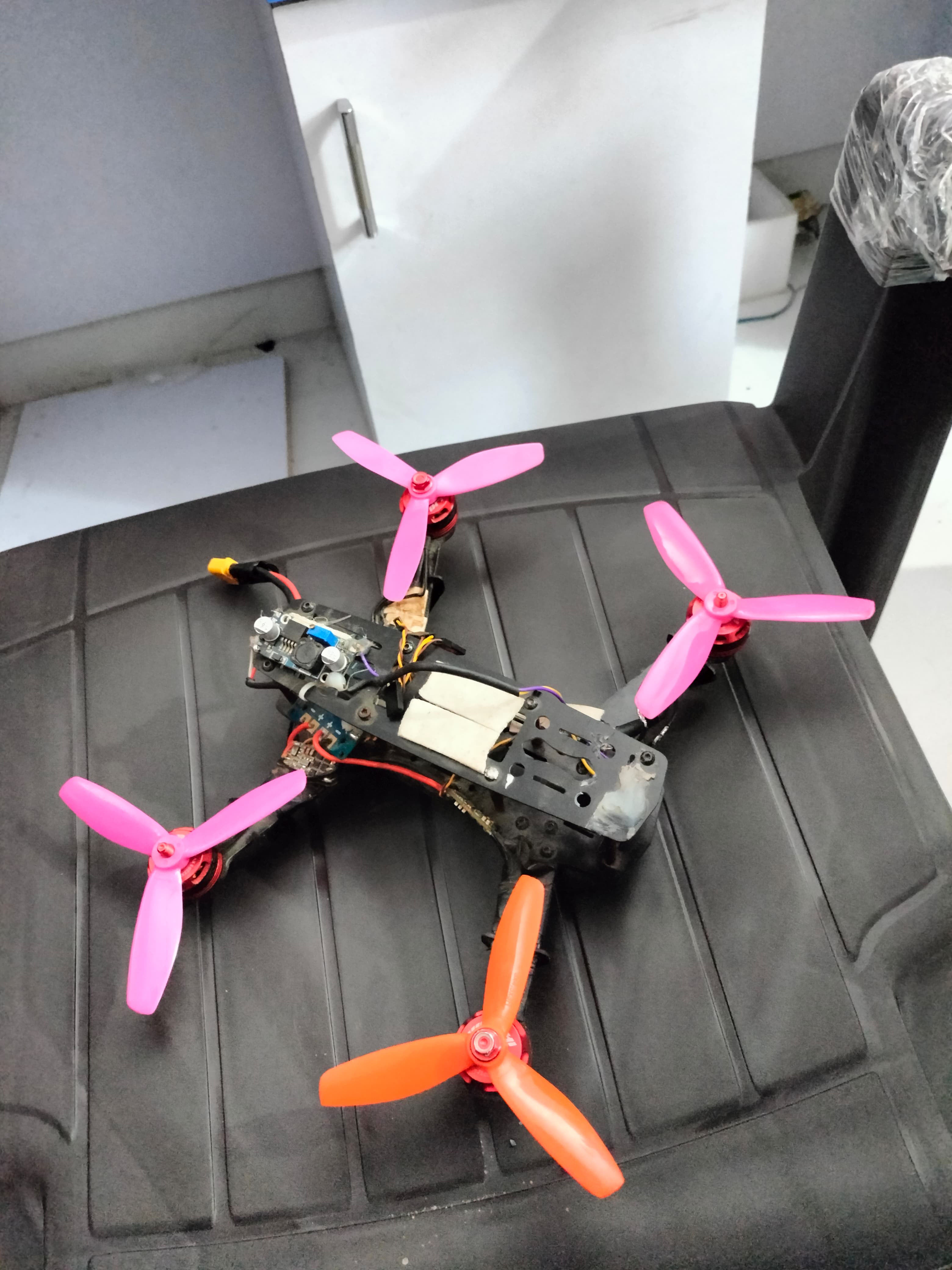 drone_mil Object Detection Model by ExpertInTeamsProject
