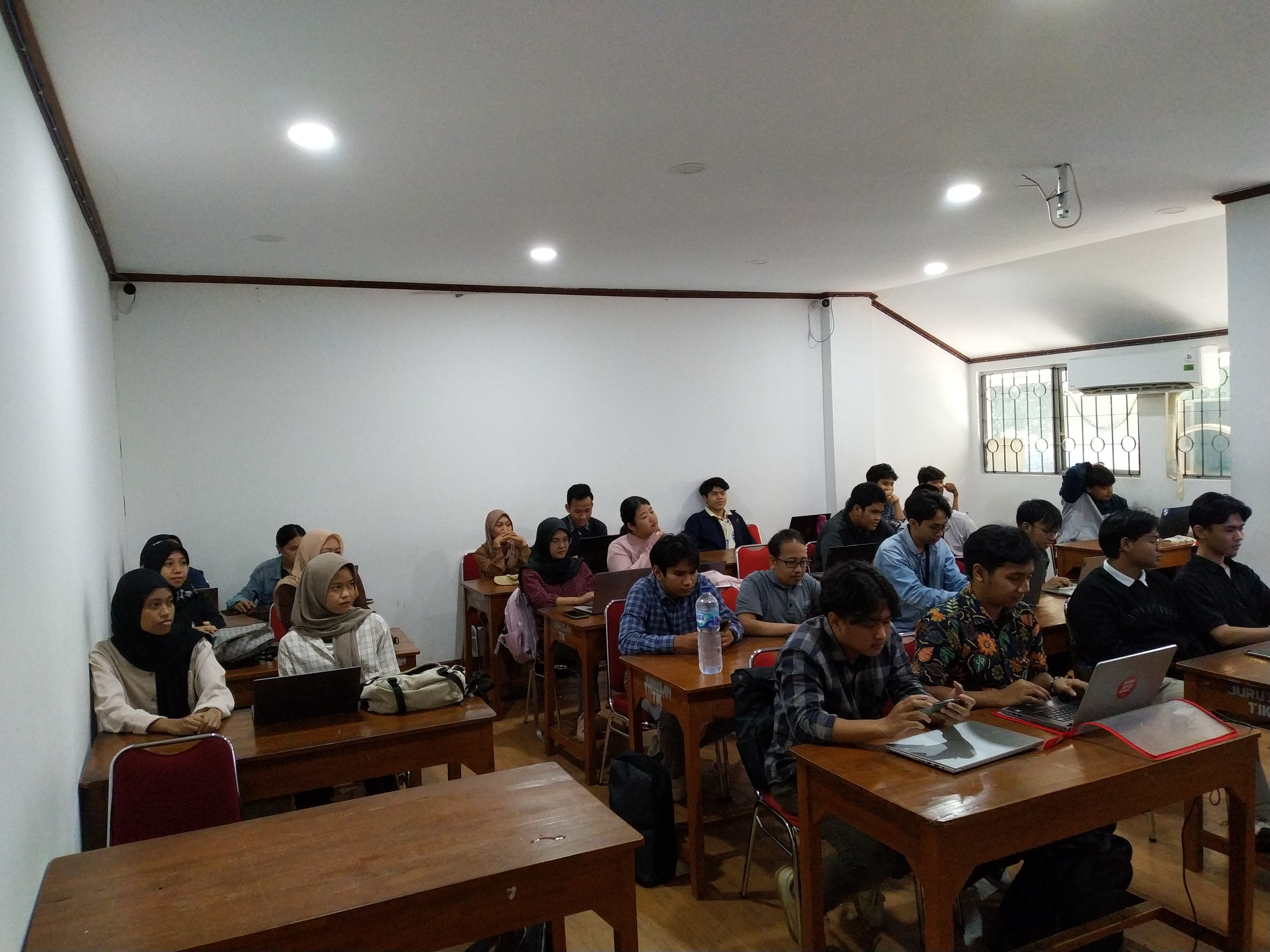 Cheating Detection Object Detection Model by Exam