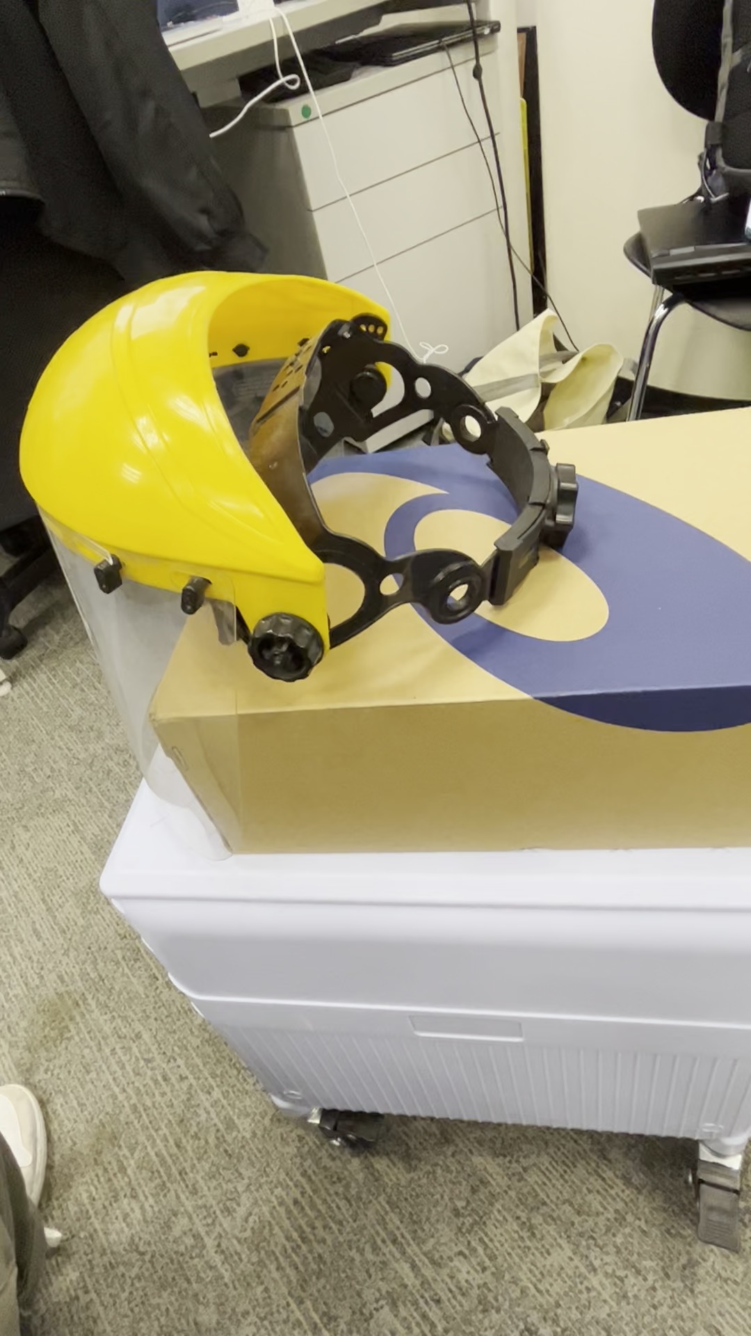 Safety Goggles Object Detection Dataset by ming kin NG