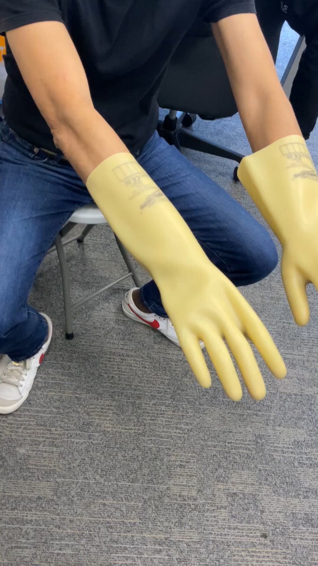 Safety-gloves Object Detection Dataset by ming kin NG