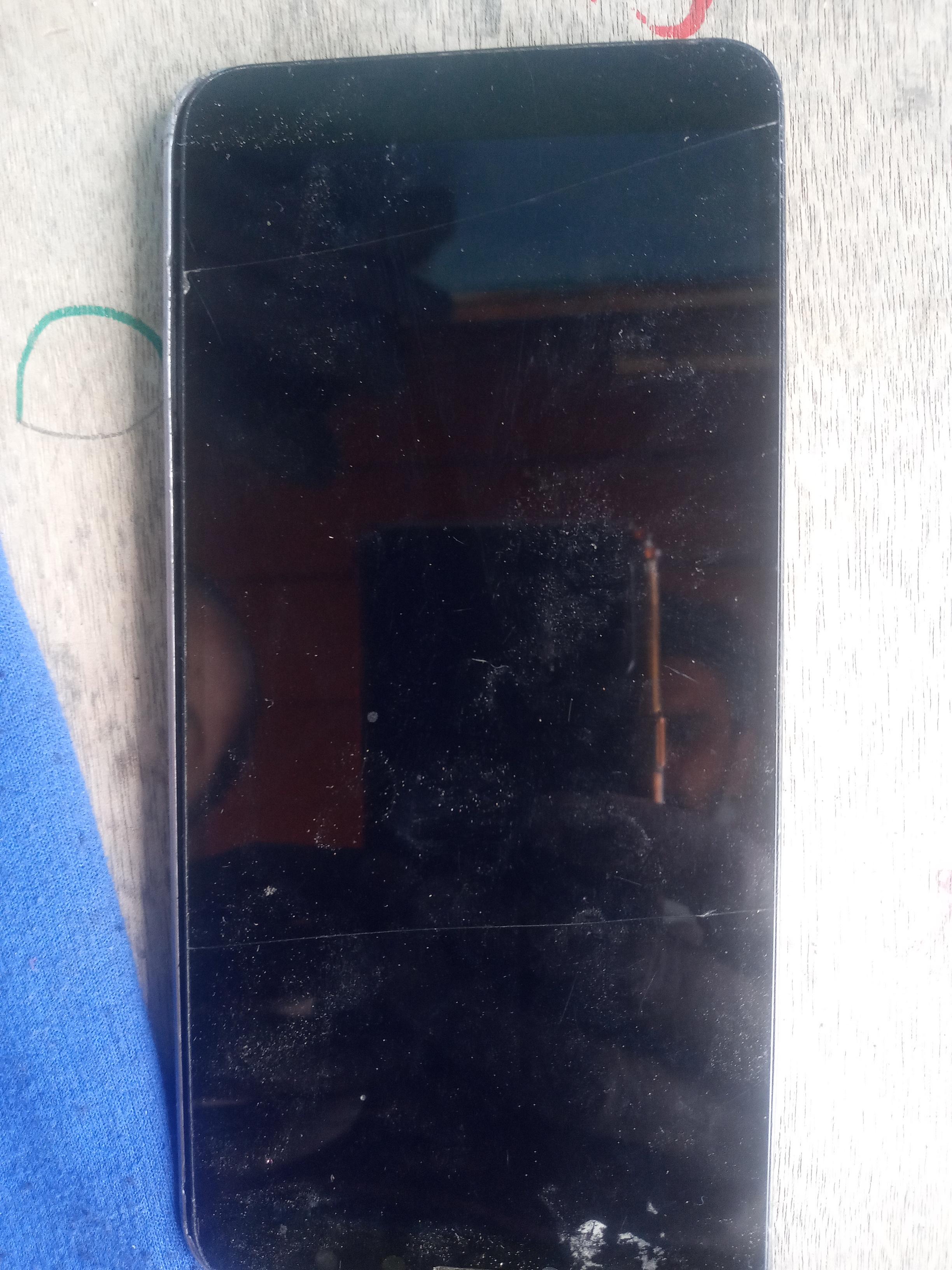 simple_phone_dataset_raw Object Detection Model by hsklWorkshop