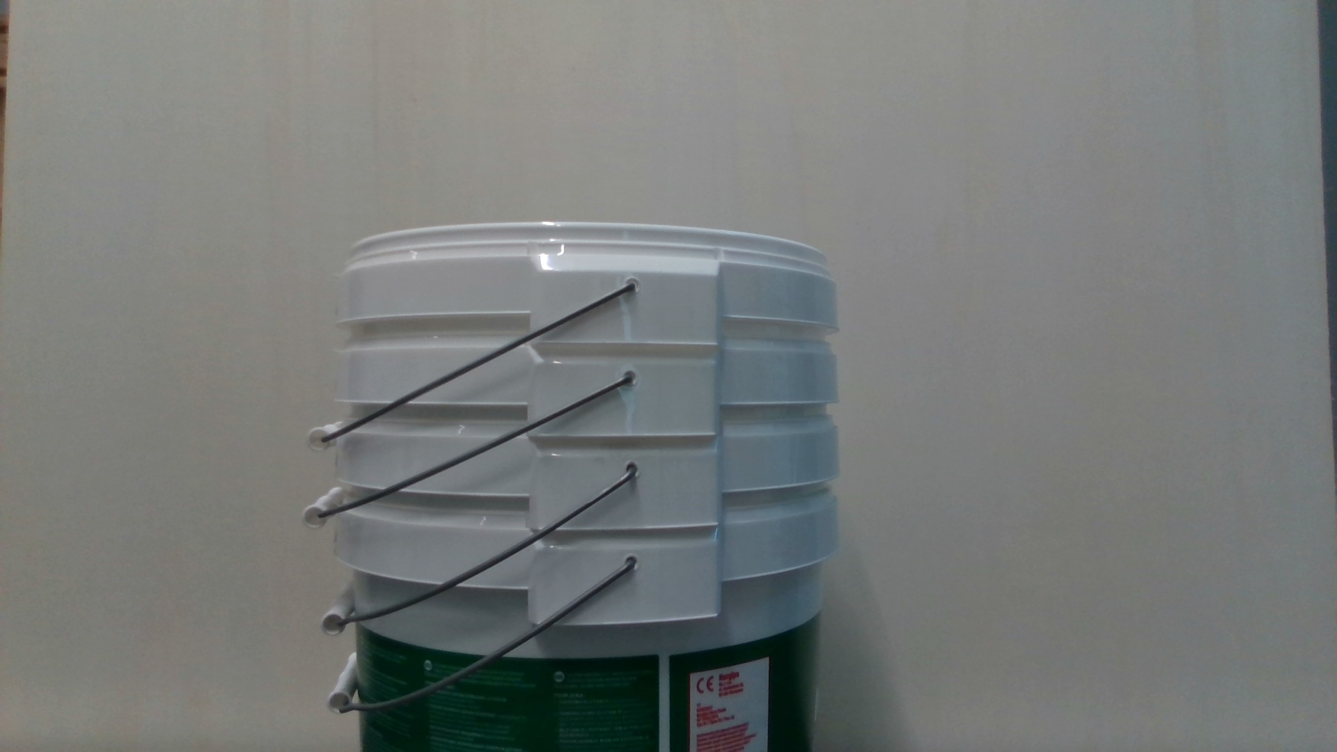 Buckets Detection on Top View Object Detection Dataset and Pre-Trained Model by School Project