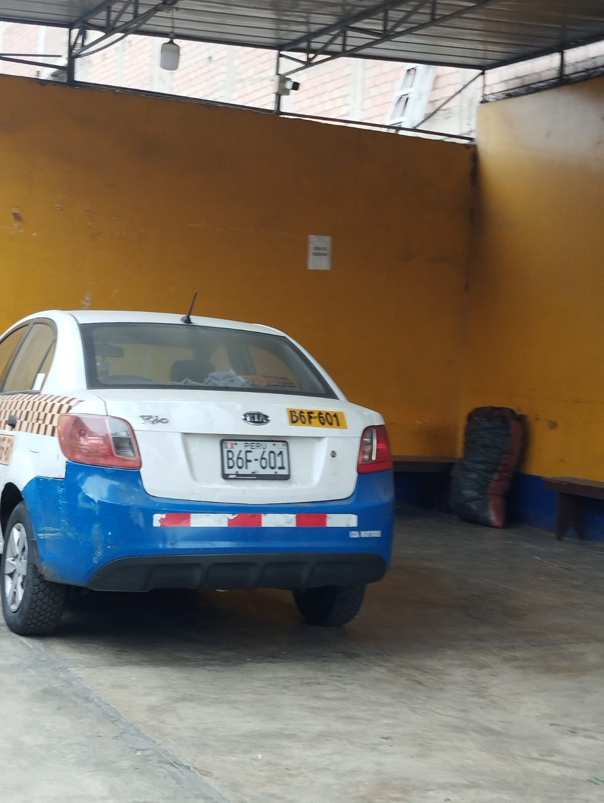 License plate detector for mechanical workshops - Roboflow Universe