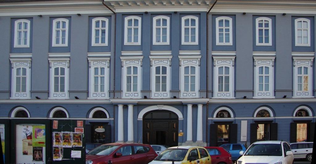 Facade and windows Object Detection Model by KItilstand