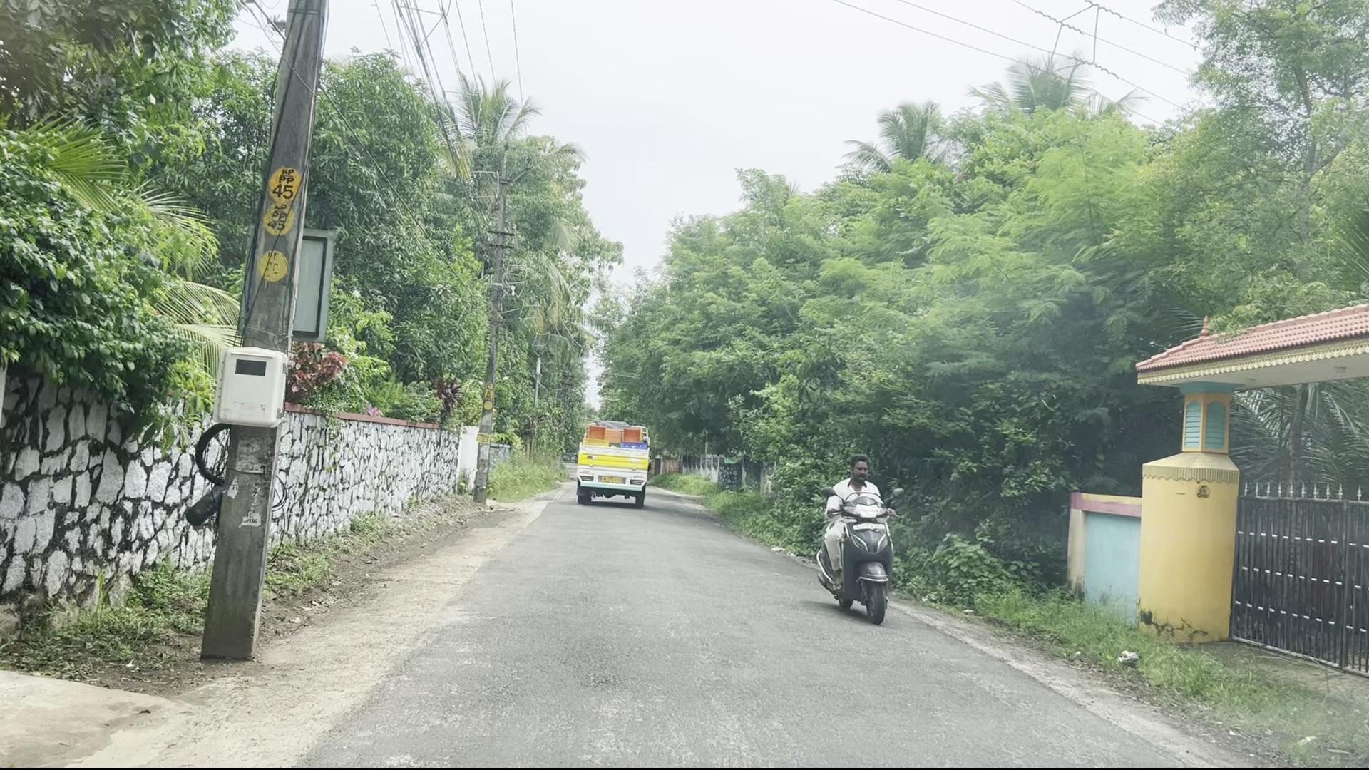 dataset_of_road_without_lanes Instance Segmentation Dataset by IRENAV