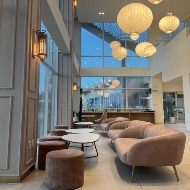 empty desk Object Detection Dataset by find empty space