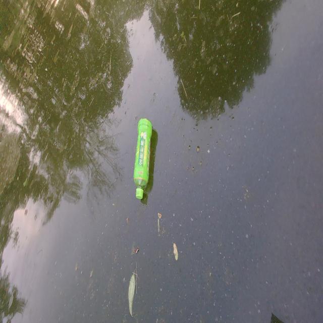 Floating Trash Detection Object Detection Model by WaterQualityPrediction