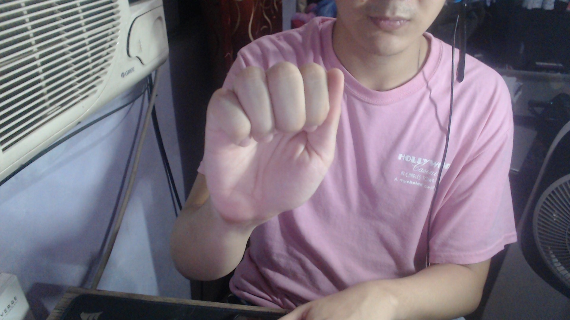 In-the-wild FSL Alphabet Dataset Object Detection Model by Capstone