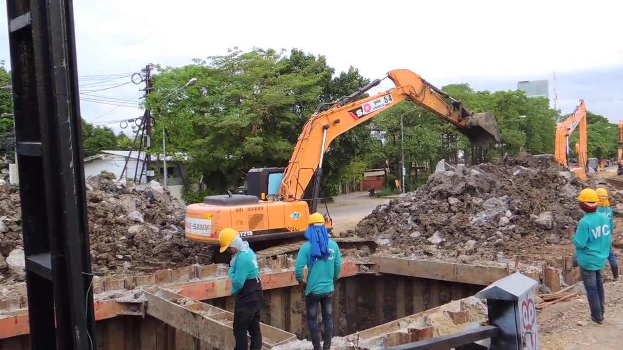 excavator-activity-detection Object Detection Dataset and Pre-Trained Model by cvclass