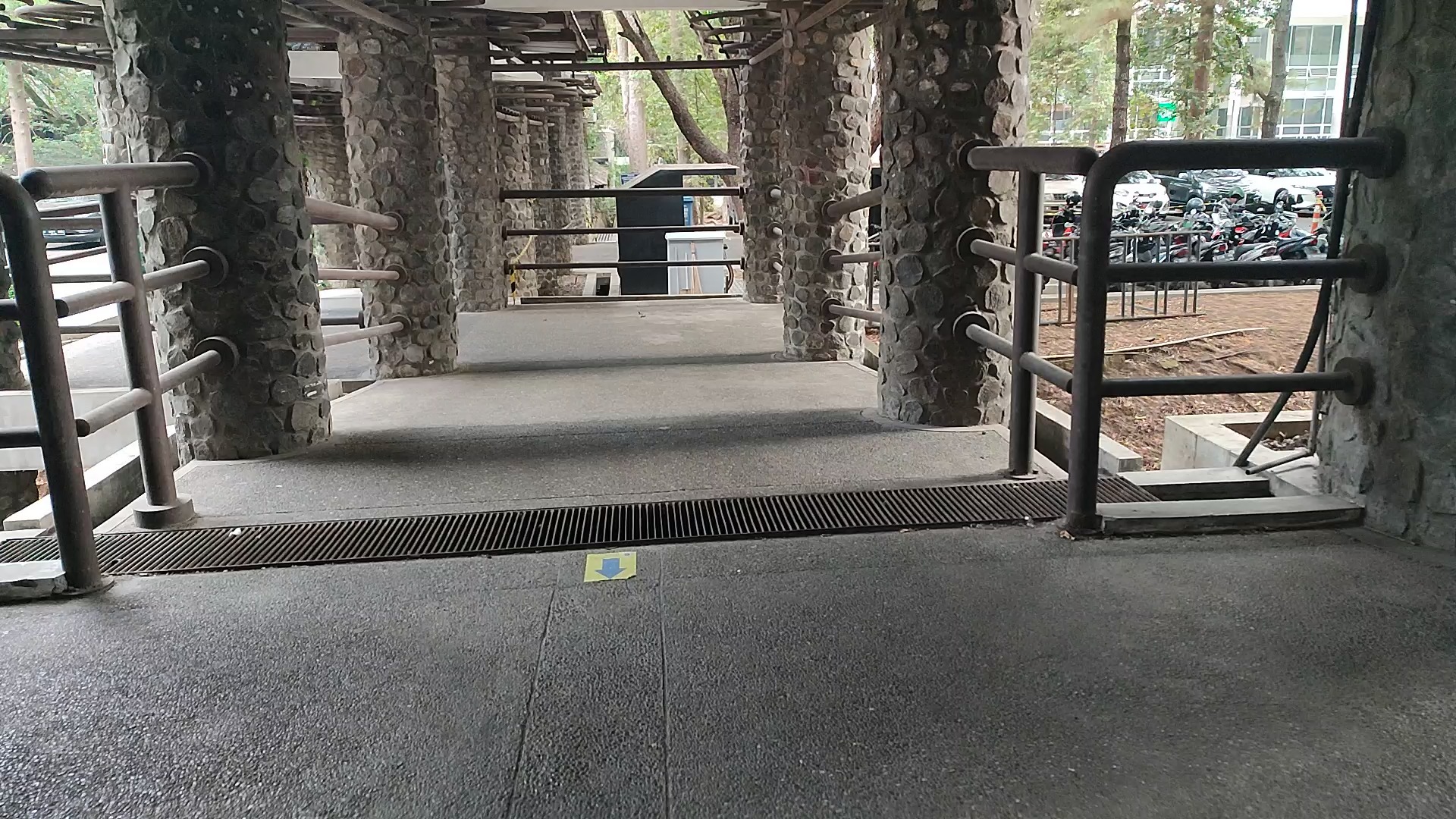 Road Detection Instance Segmentation Model by Danish Muhammad Hafidz