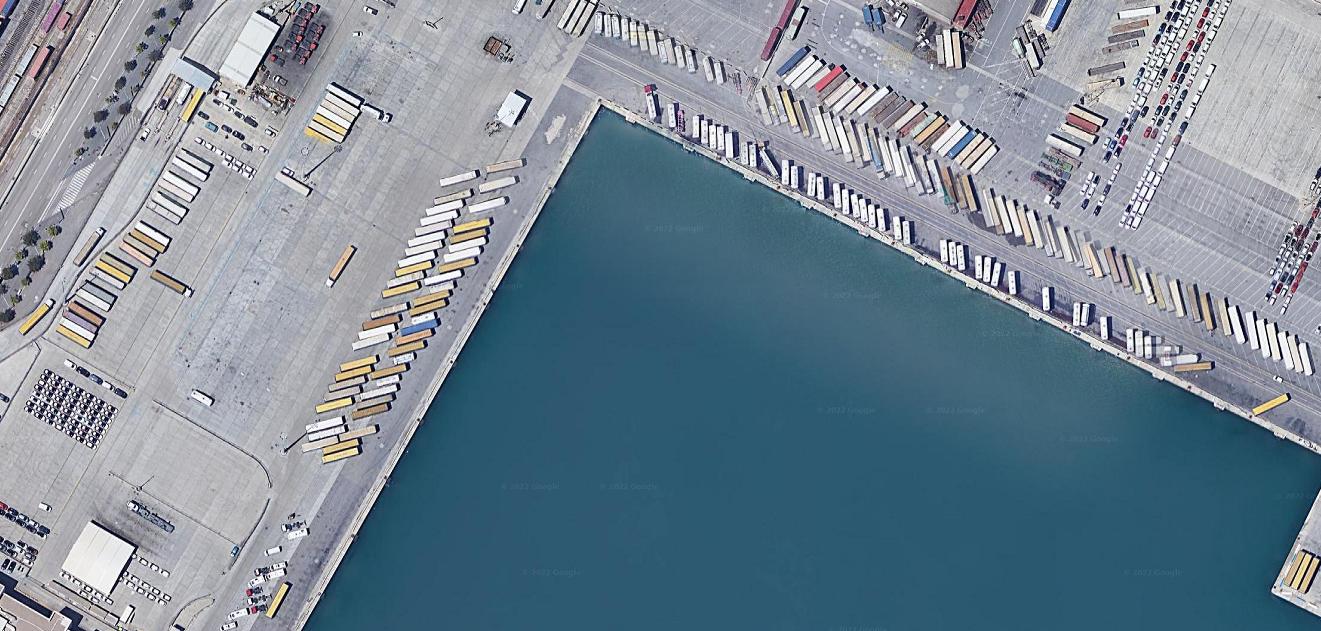 container detection (container-detection-tcpbz) - Roboflow Universe