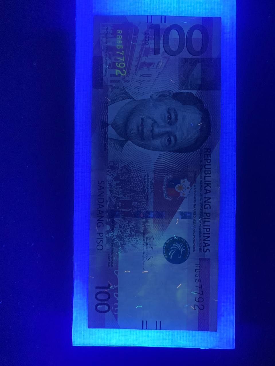 UV-Light Banknotes Object Detection Dataset by school