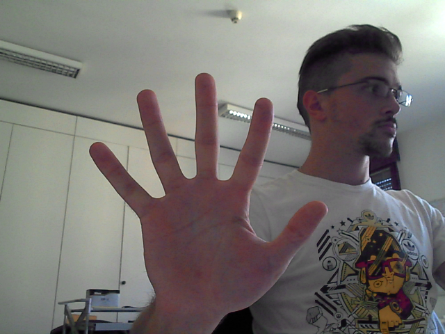 hand gesture 2 Object Detection Model by Saleh Alsuhaibani