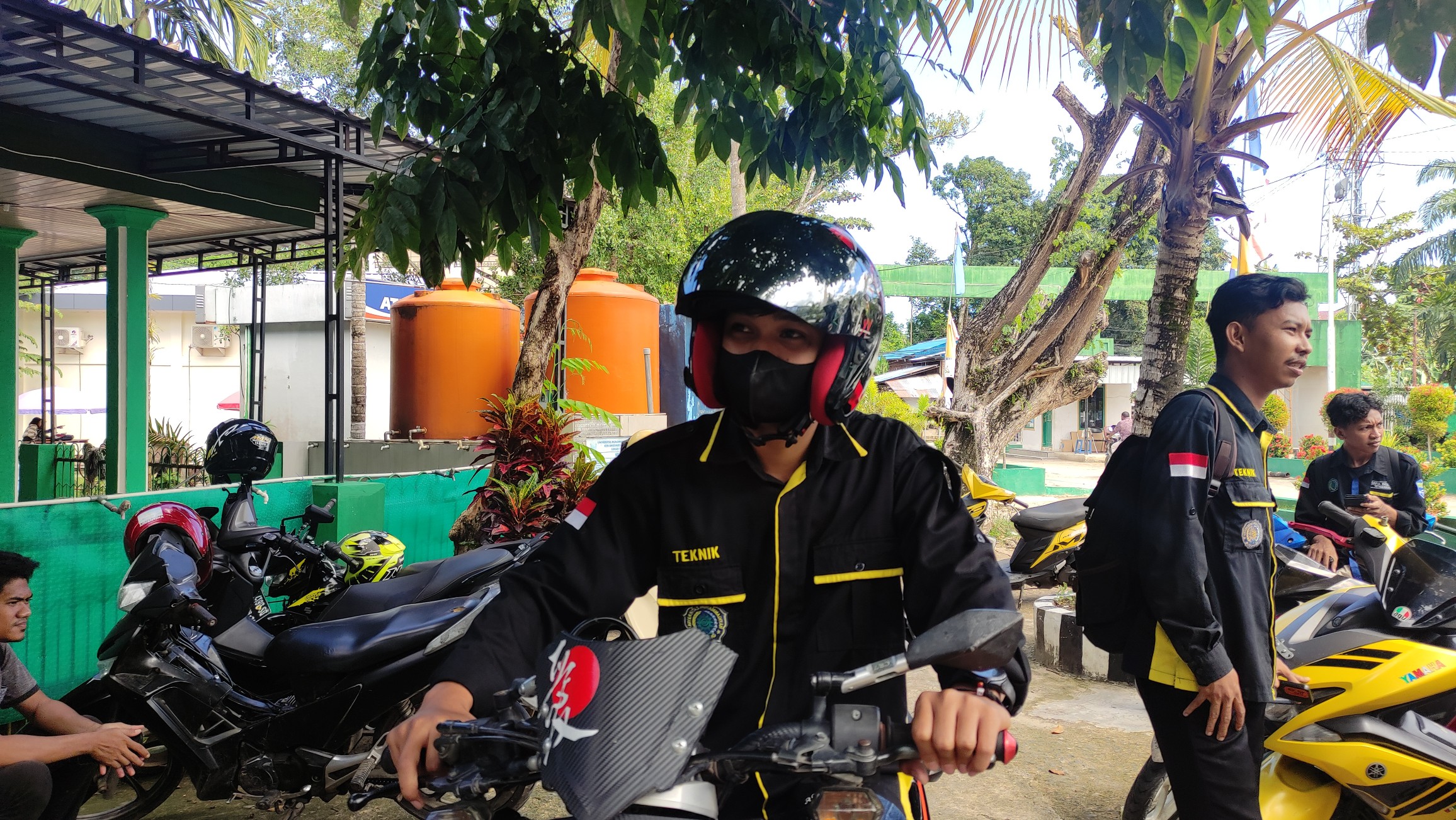 Helmet Detection Helmet Detection Lo8fm Roboflow Universe