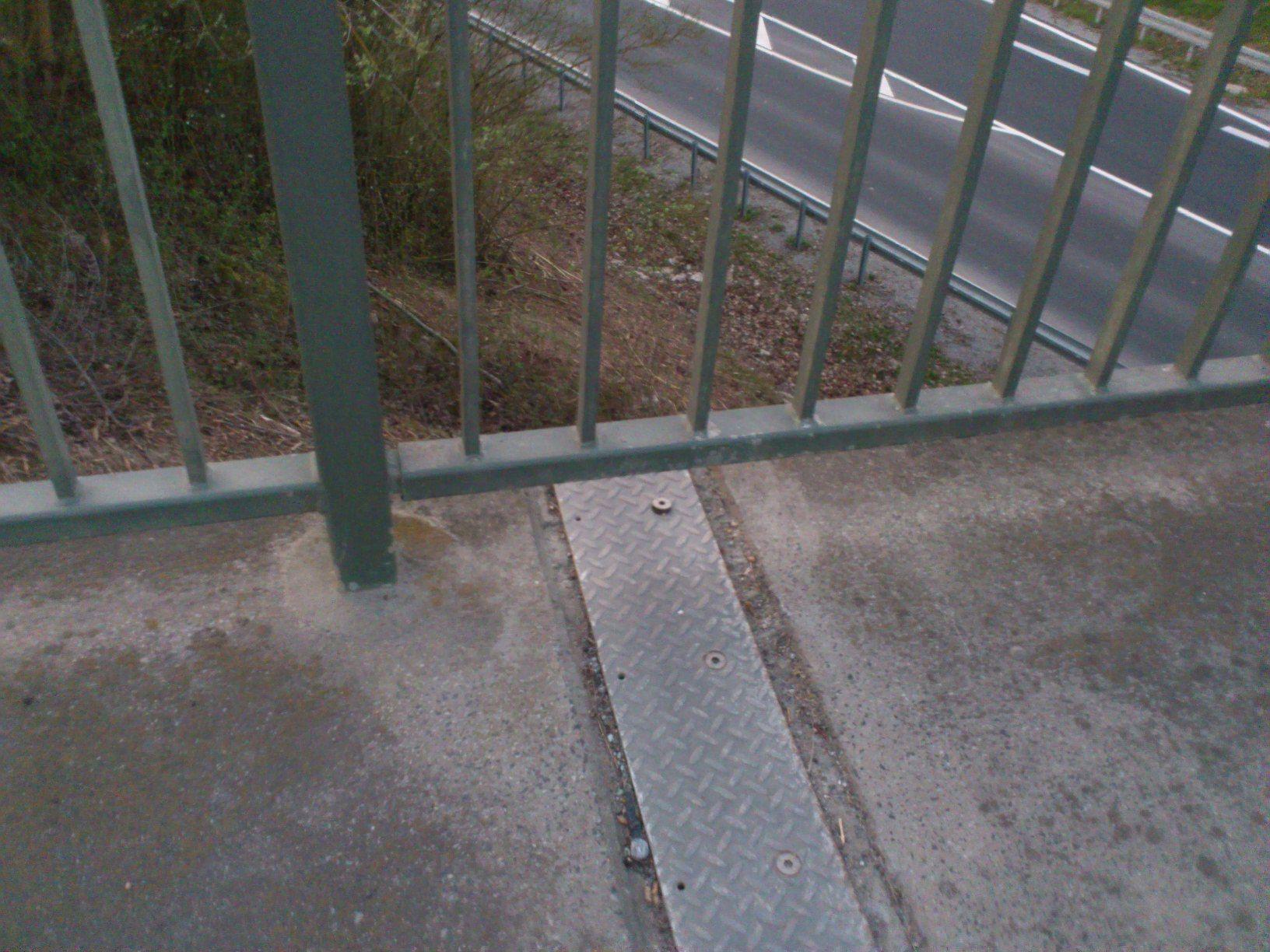 Rust Stains16 Object Detection Dataset by Rust Stains and Water Seepage