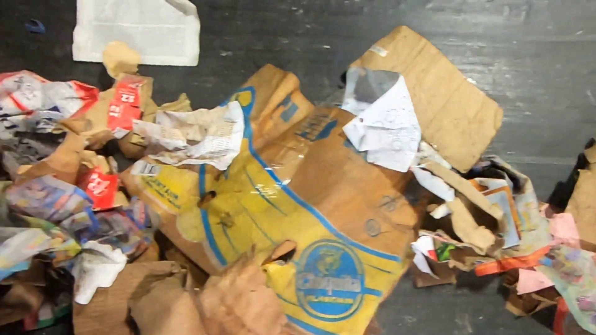 garbage detection (garbage-detection-h0cve) - Roboflow Universe