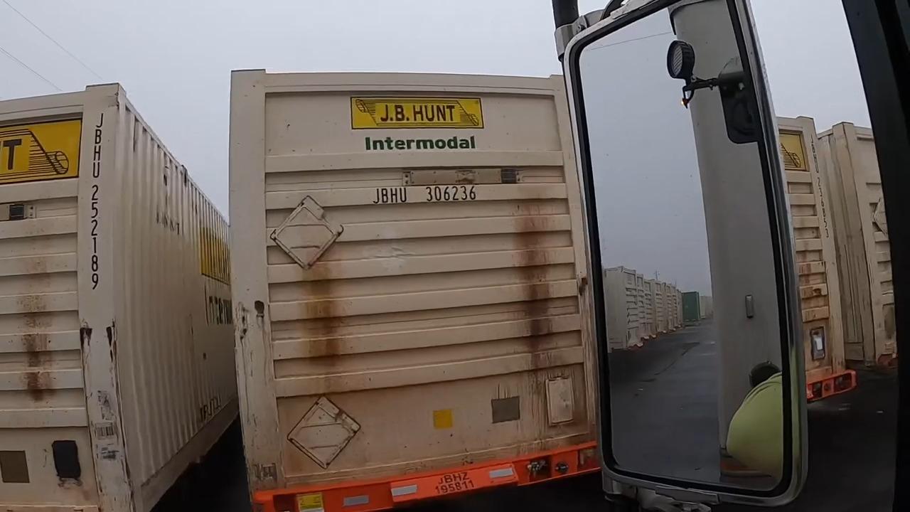 Shipping containers Object Detection Dataset and Pre-Trained Model by Romo