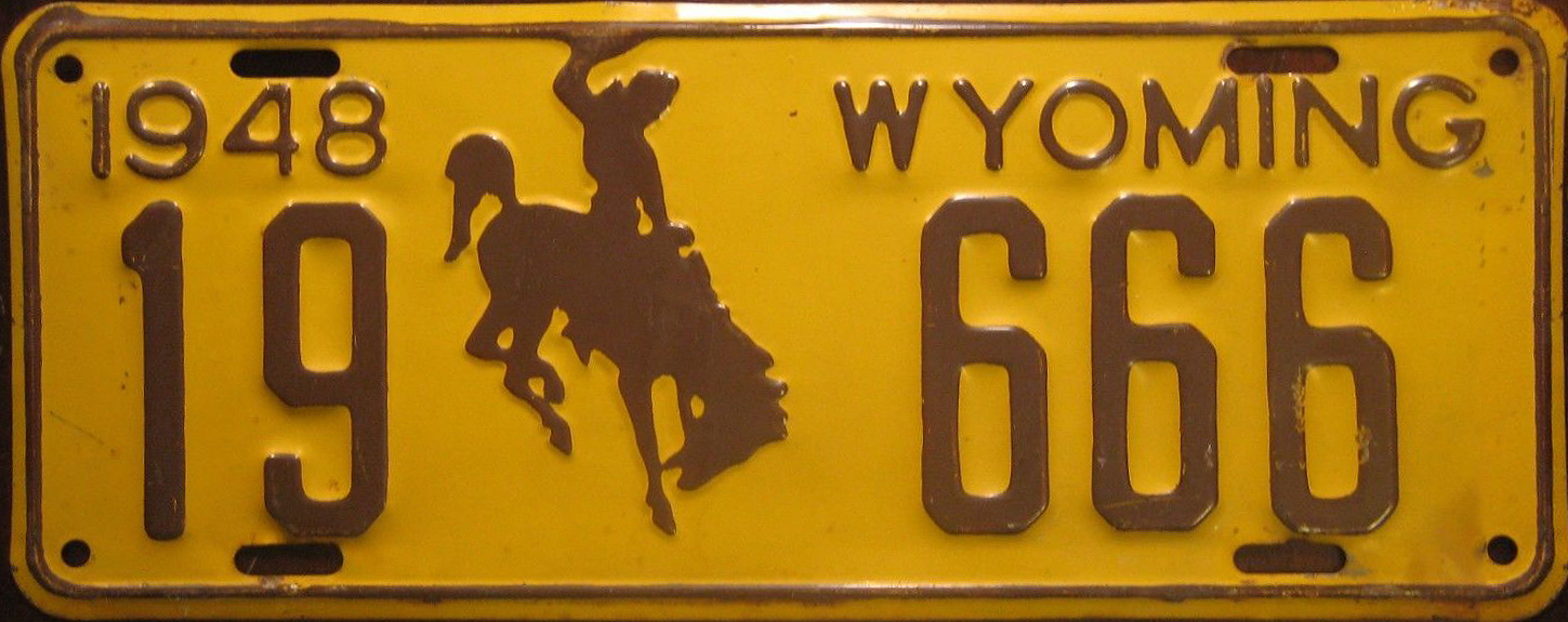 Plate Types Classification Dataset by openAICLIP