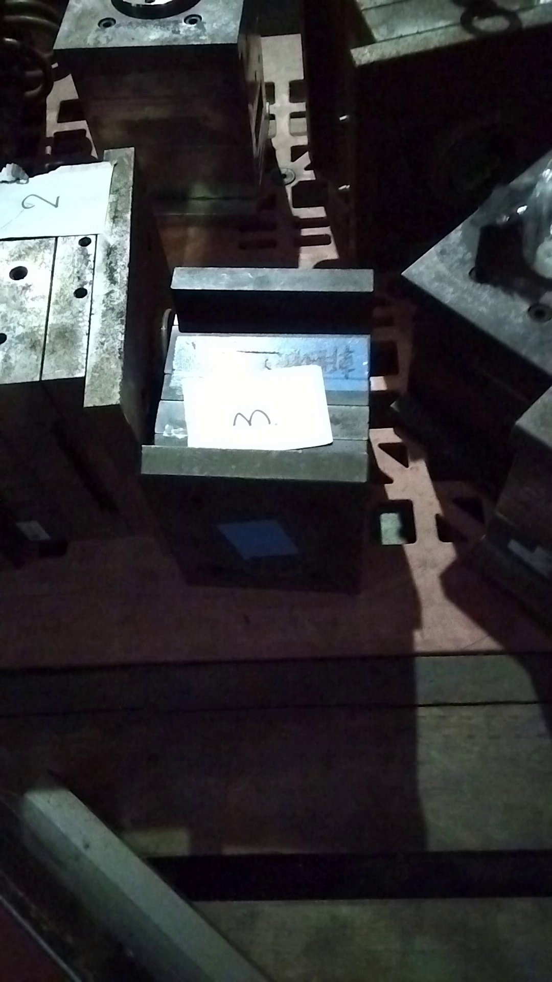 Labelling clip 2 Object Detection Dataset by LABELLING BOX