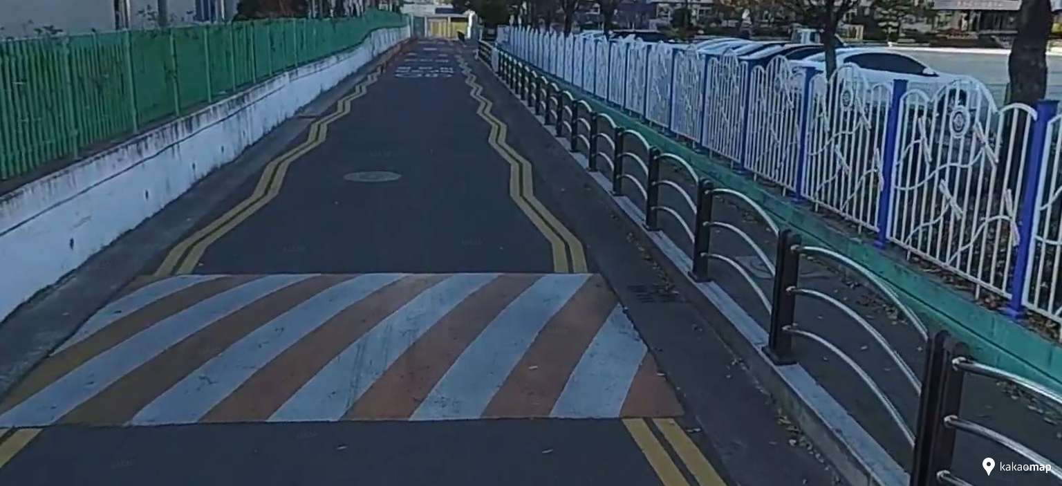 speedbump plus2 Object Detection Dataset by lee loy