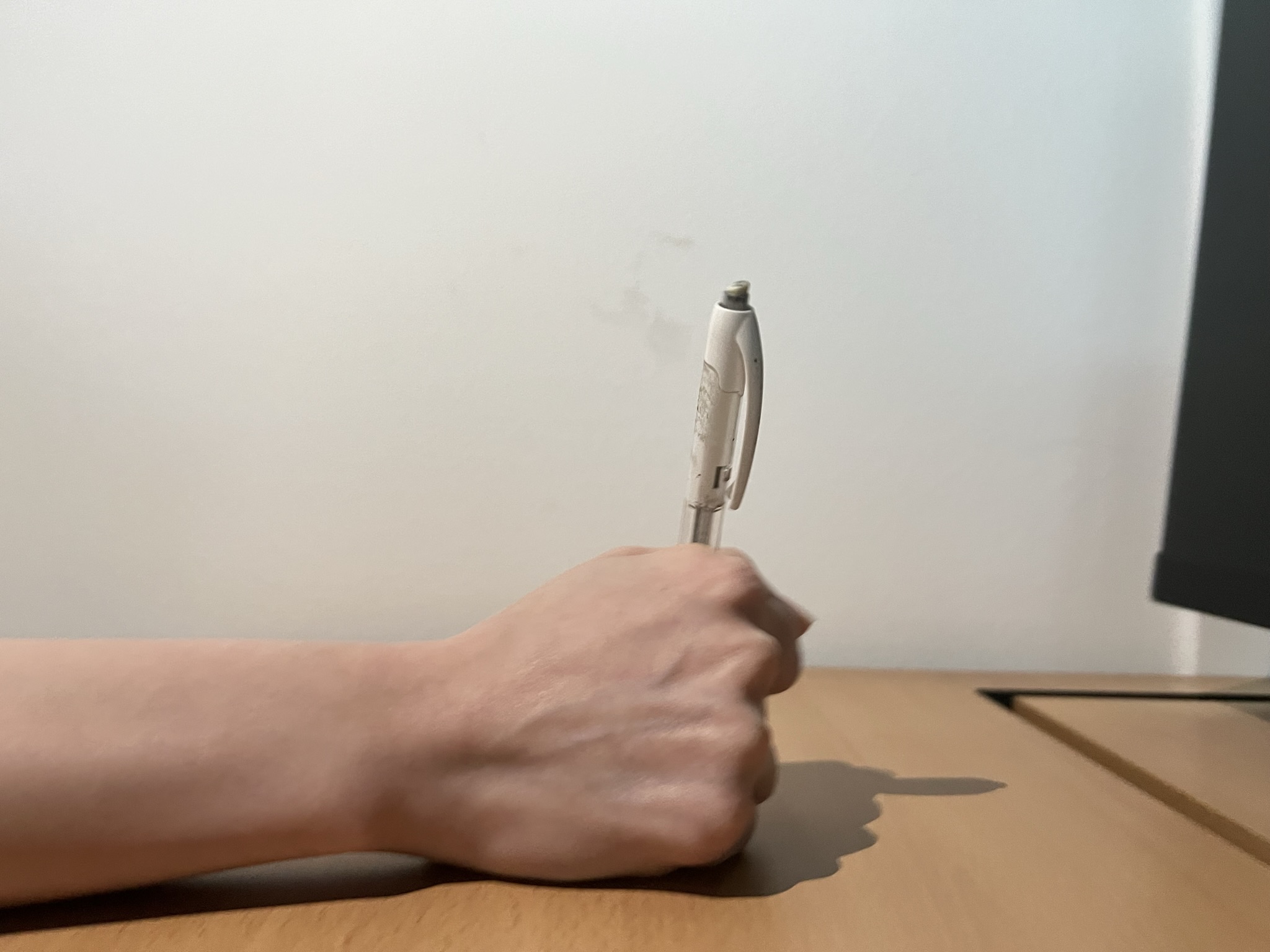 hand_holding_pen Object Detection Dataset by class