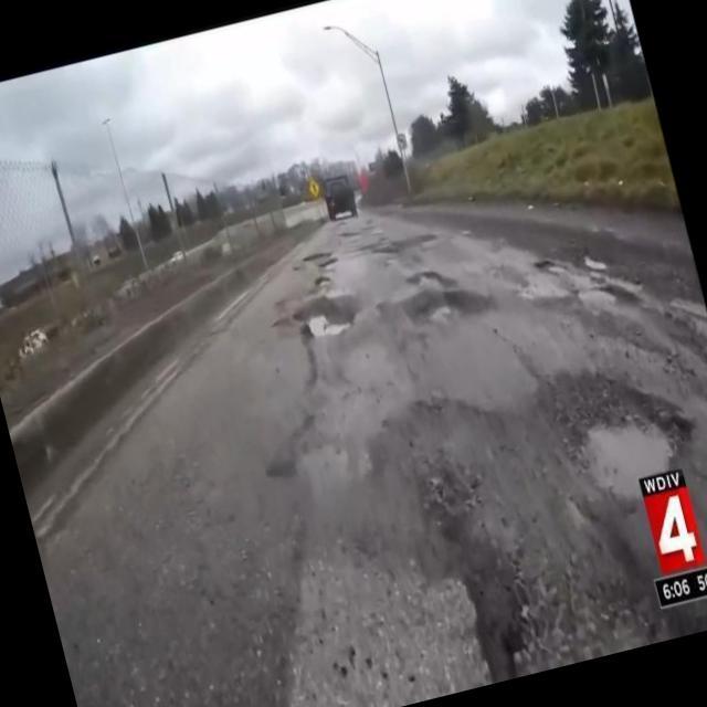 RoadPotholeDetect Instance Segmentation Model by chicken