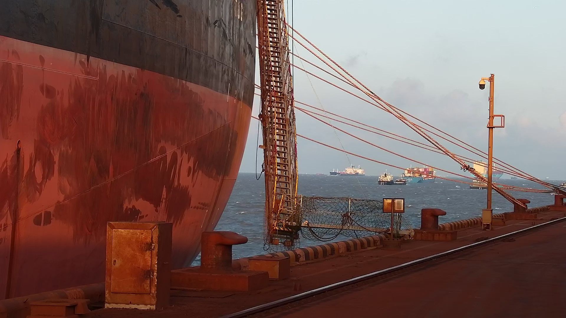 ladder Instance Segmentation Dataset and Pre-Trained Model by baogangplate