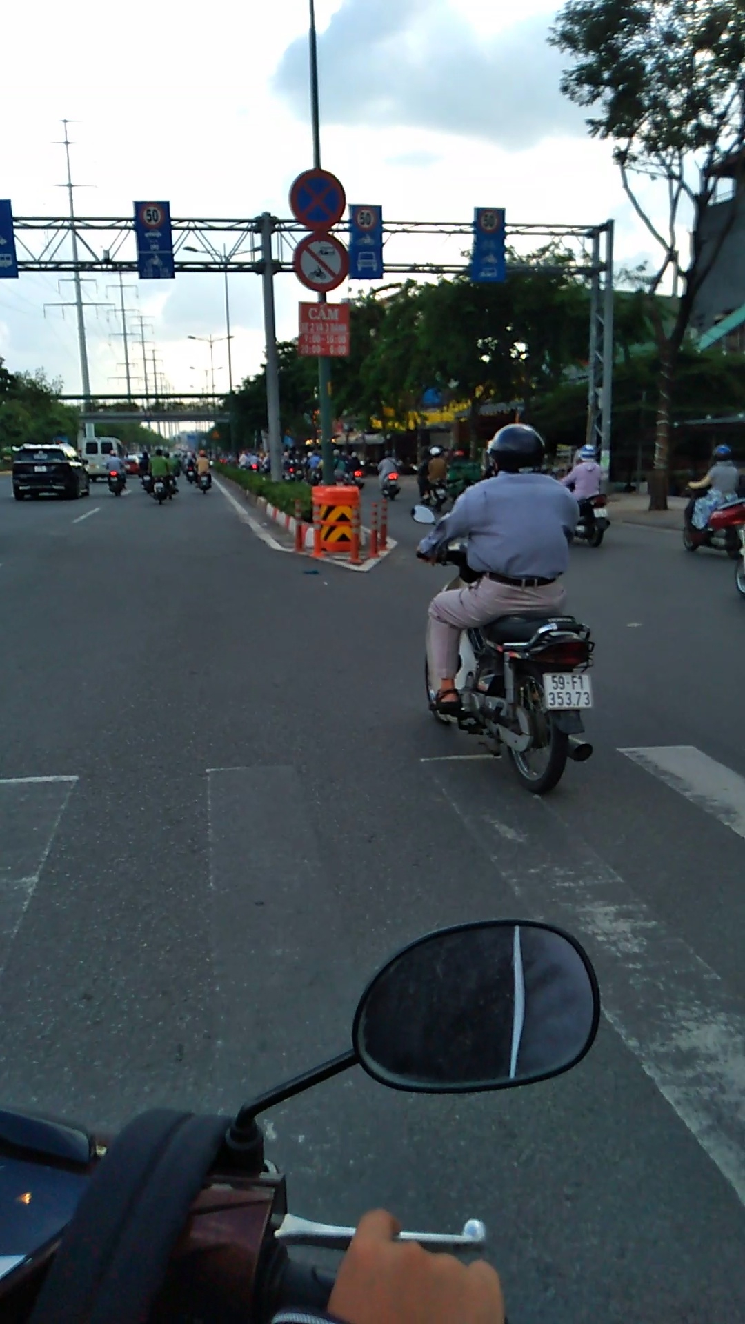 Vietnam-Traffic-Sign-Detection Object Detection Dataset and Pre-Trained ...
