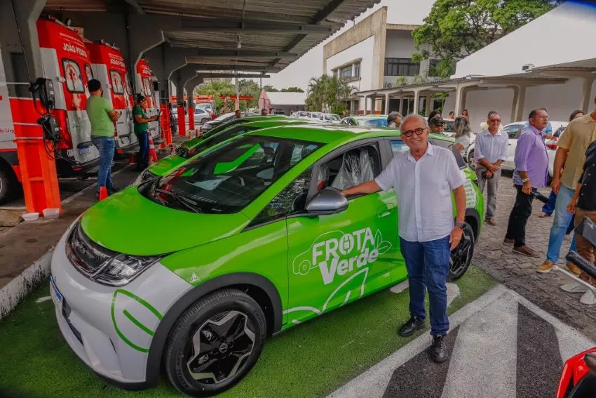 Car and People Model Object Detection Model (v4, 2024-06-23 12:37am) by ...